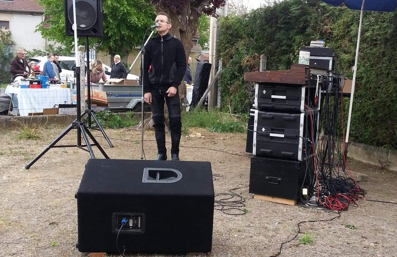 DJ Rémy peut aussi animer vos activités extérieures... - Charolles Eu